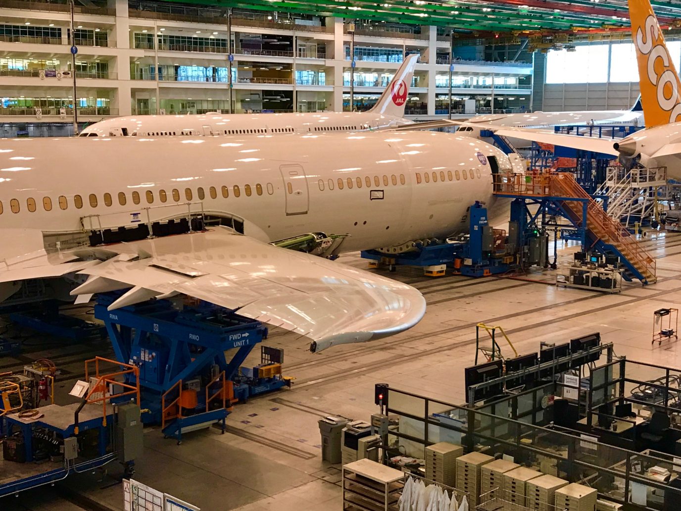 7 Photos from Inside Boeing’s South Carolina Facility | AirlineGeeks.com