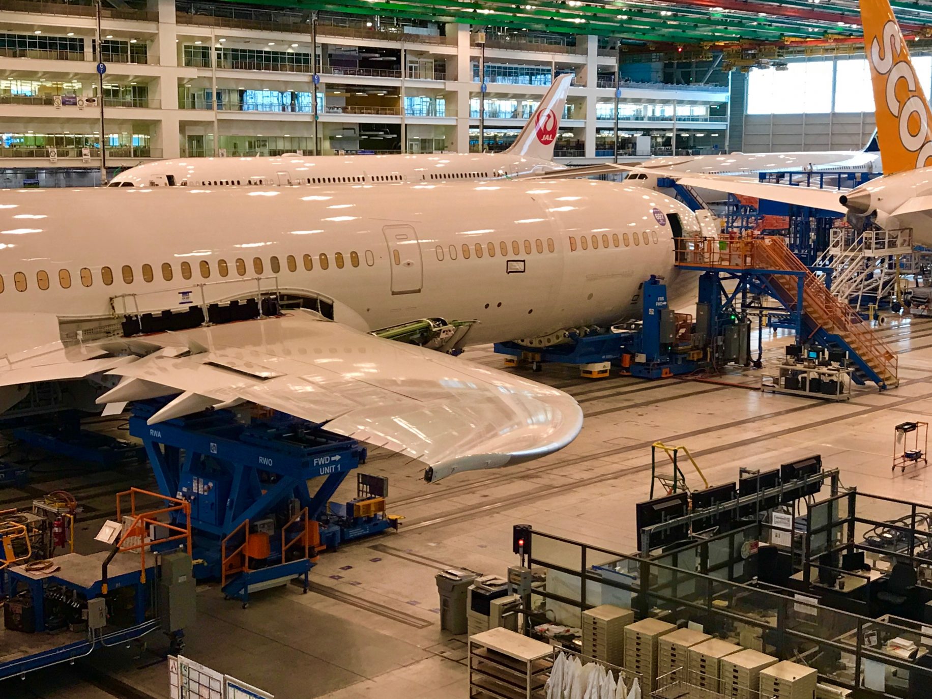 7 Photos from Inside Boeing’s South Carolina Facility | AirlineGeeks.com