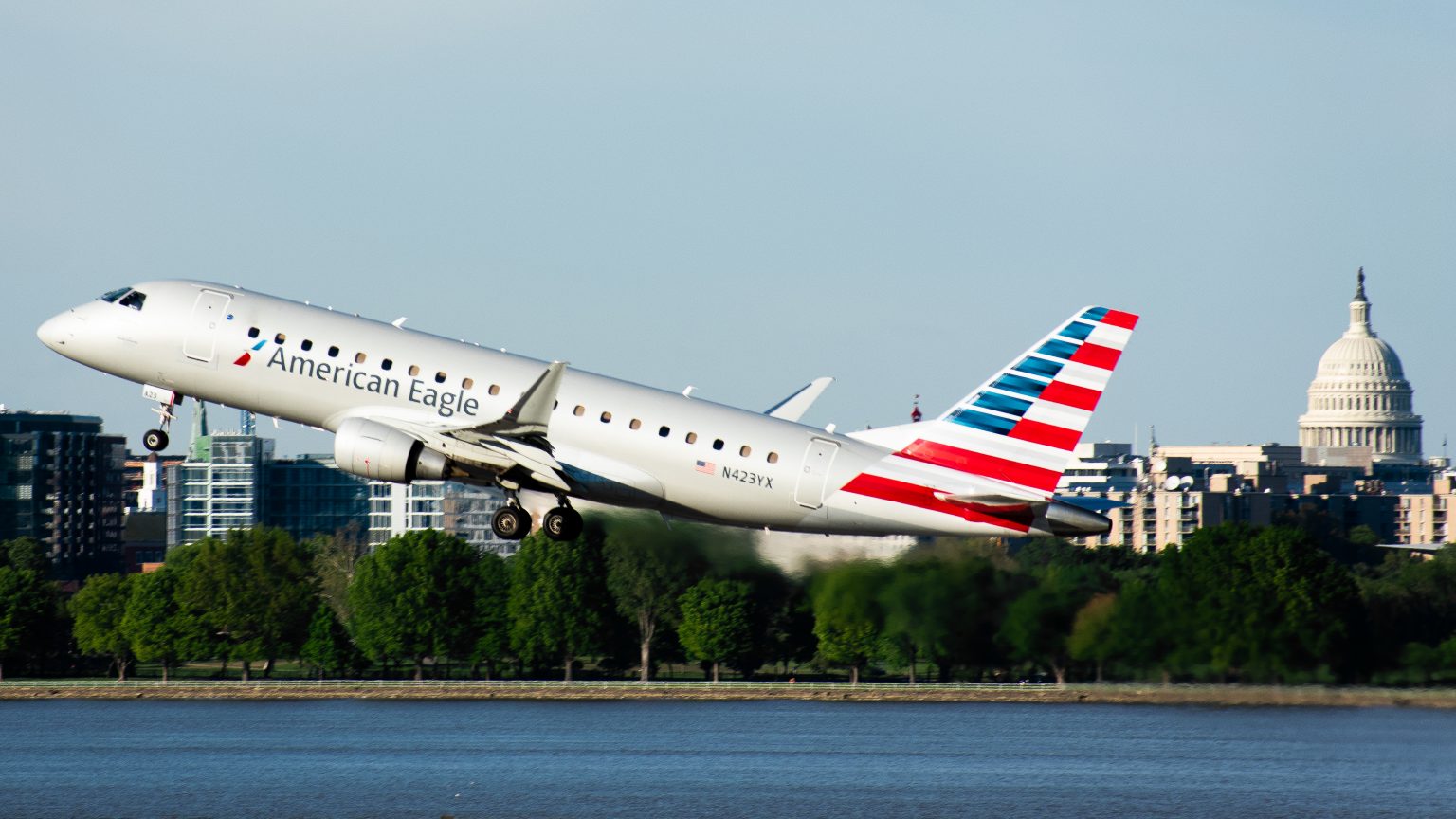 Skywest Orders 20 Embraer E175 Jets | AirlineGeeks.com