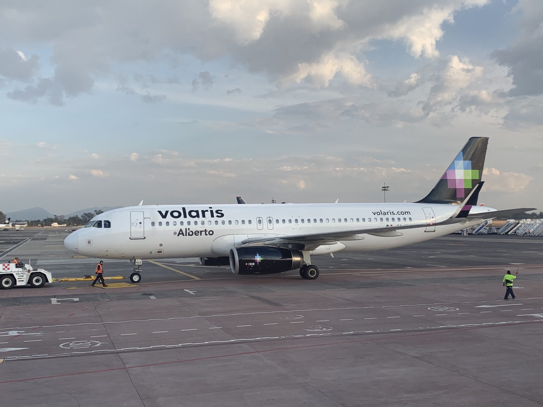 How Mexican LCCs Volaris, Viva Aerobus Stand Out for Their ...