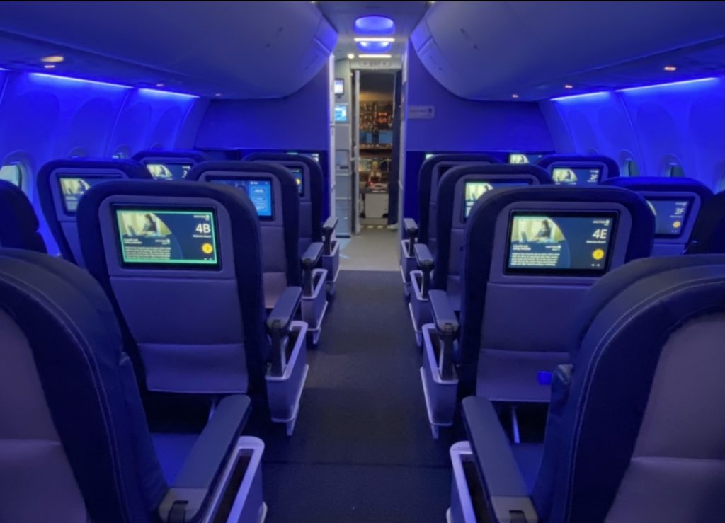 Inside United’s First 737 MAX 8, Featuring the Airline’s New Interior ...