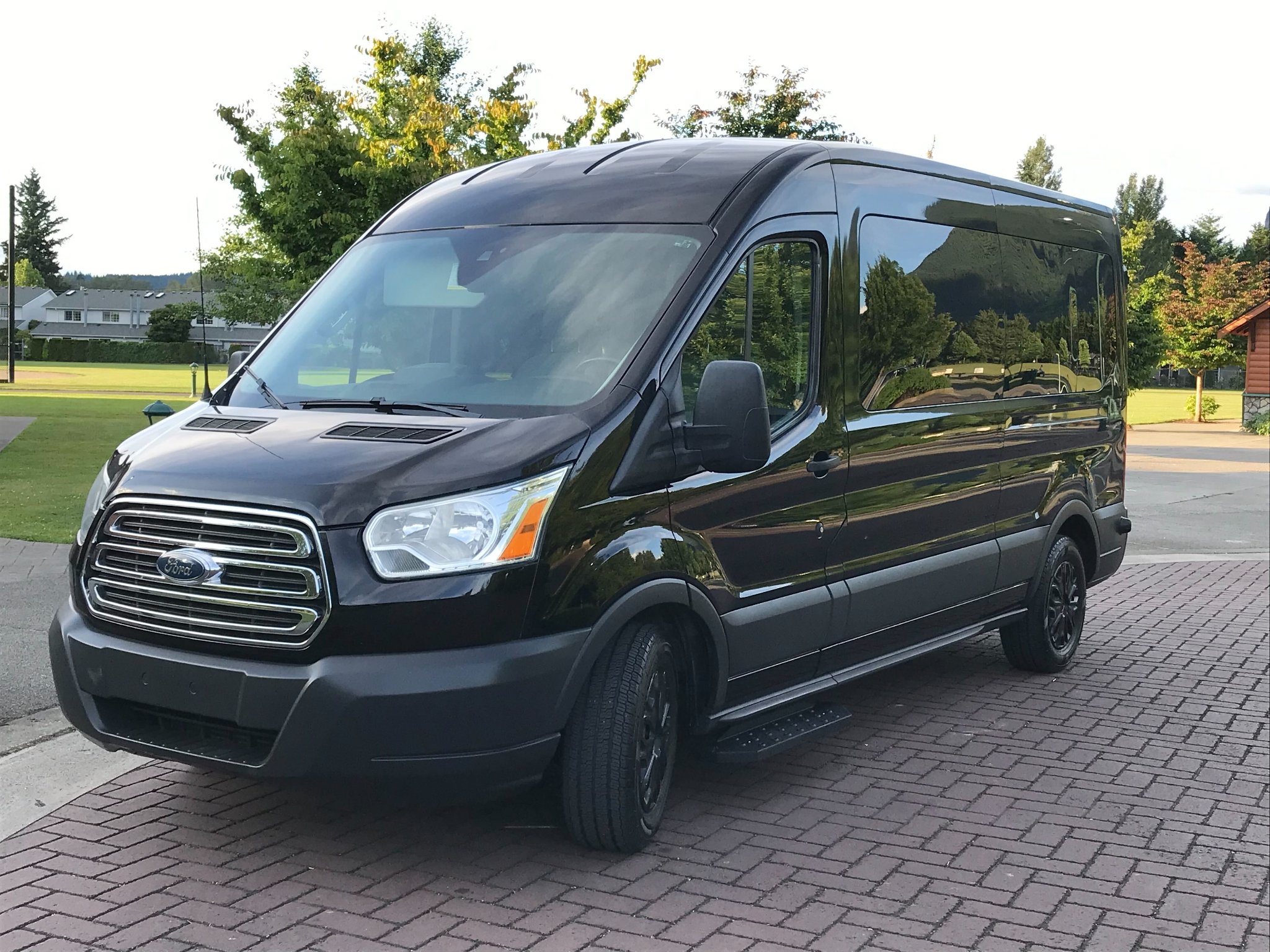 dash air shuttle van | AirlineGeeks.com