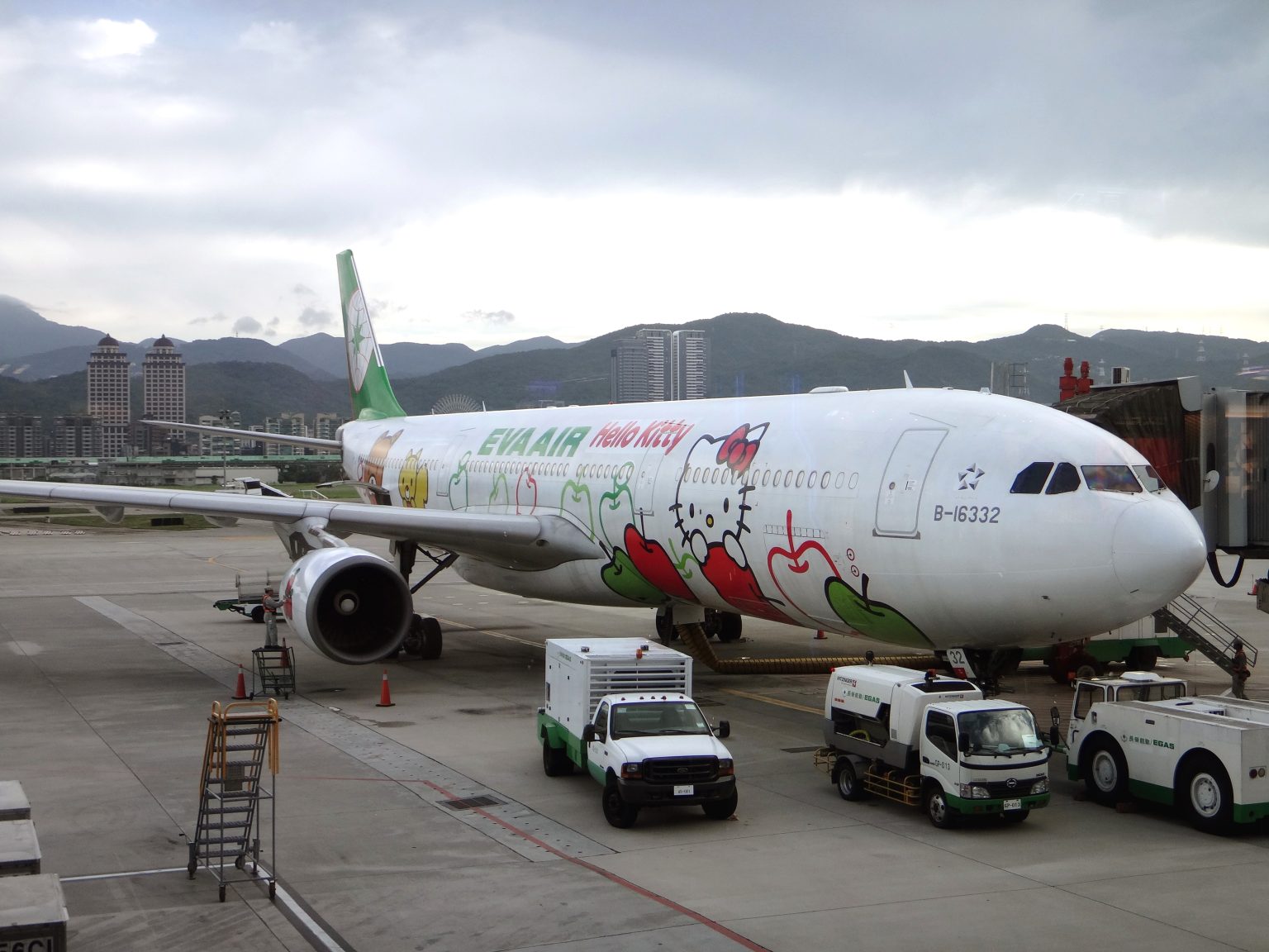 EVA Air Brings Back Hello Kitty Jet Service | AirlineGeeks.com