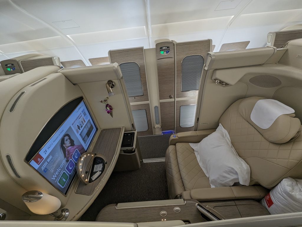 Emirates First Class | AirlineGeeks.com