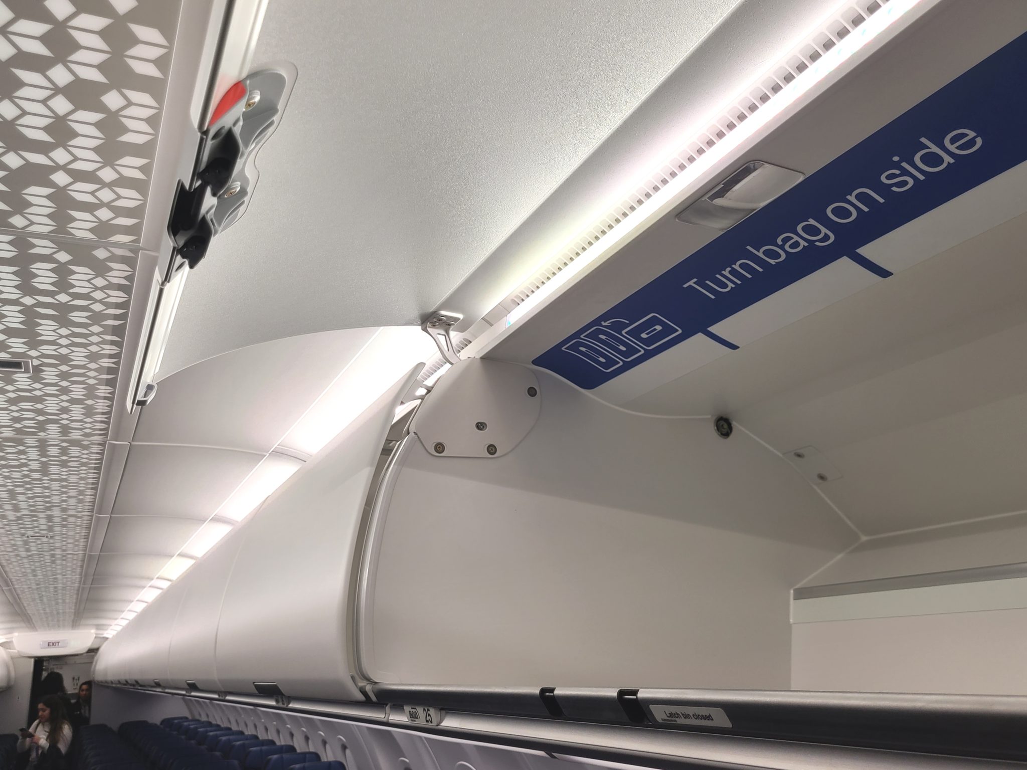 An Inside Look at United’s New A321neo | AirlineGeeks.com