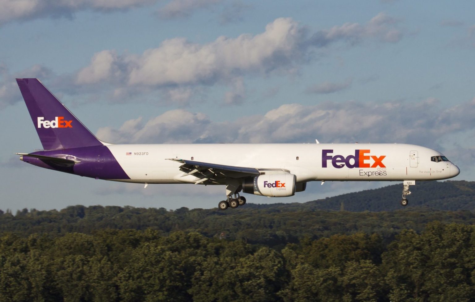 Union: FedEx Shipping Pilot Jobs Overseas | AirlineGeeks.com