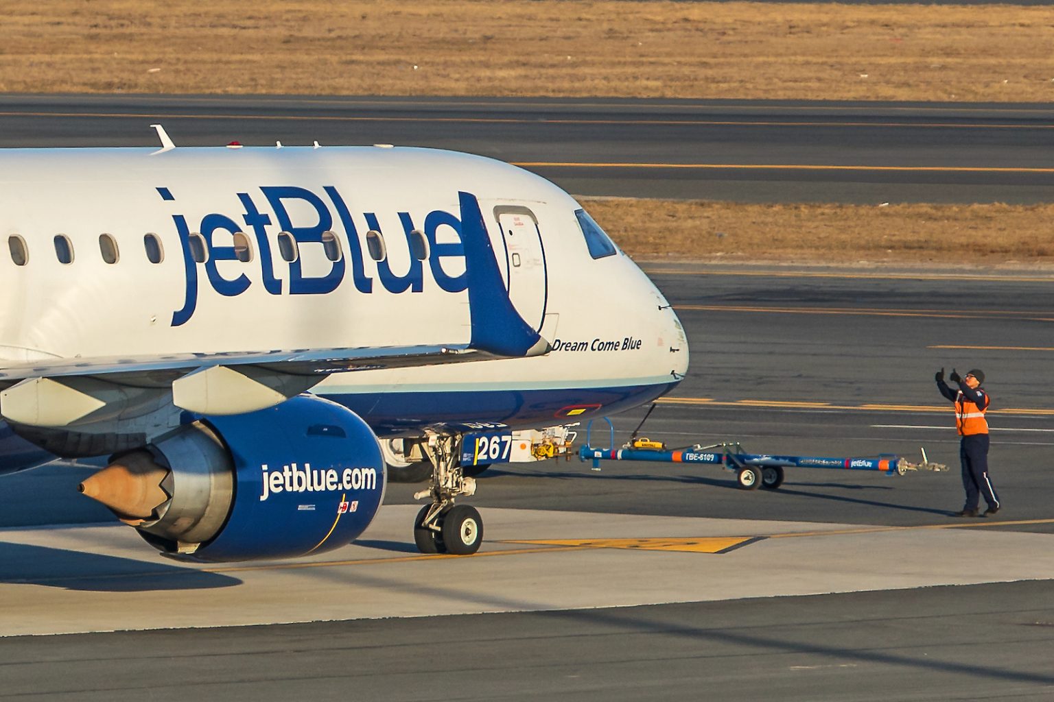 JetBlue Awarded First-Ever Essential Air Service Contract ...
