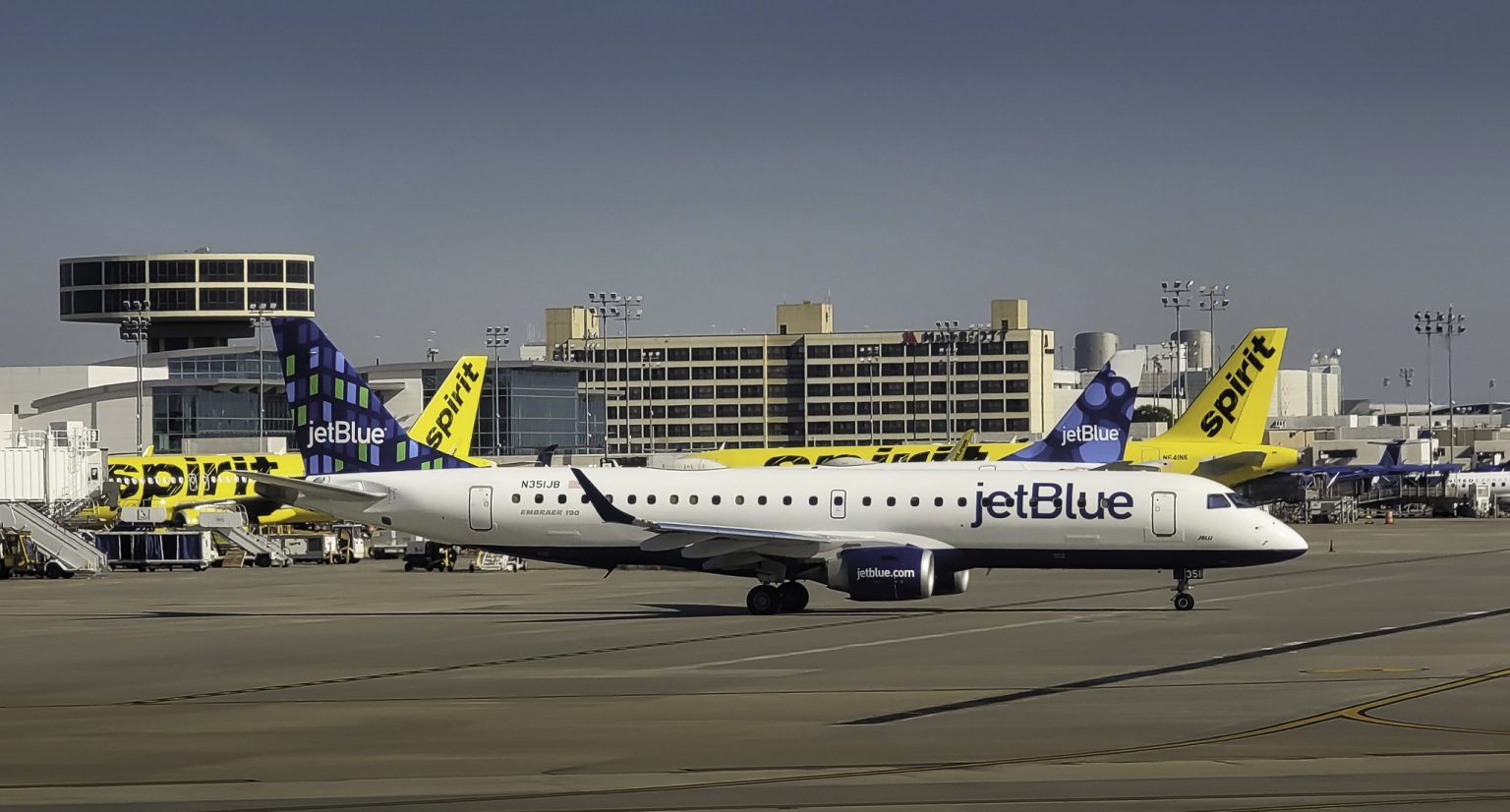 Spirit, JetBlue Pilots Plan to Negotiate New Contracts After Failed ...