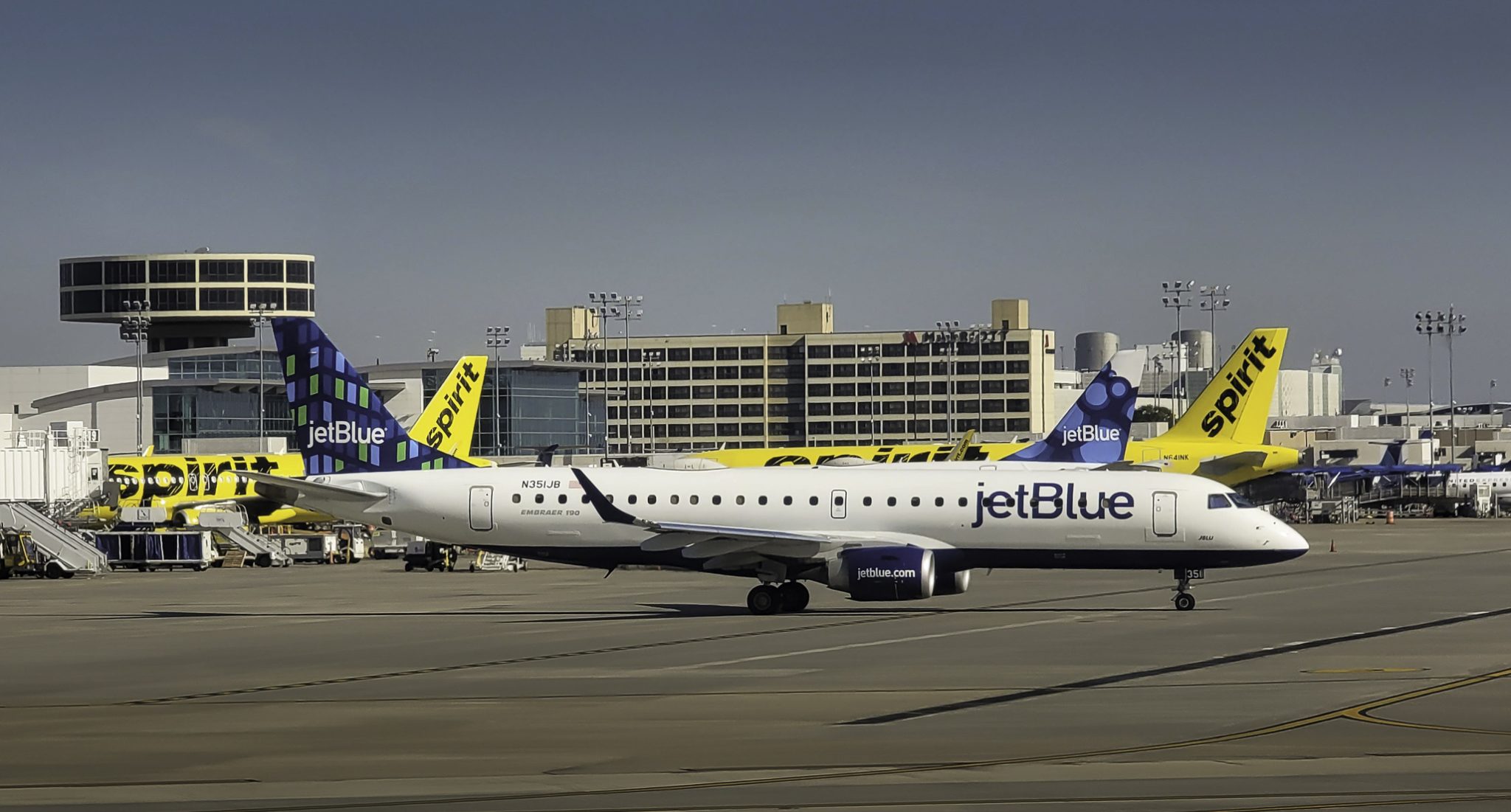 Spirit, JetBlue Pilots Plan to Negotiate New Contracts After Failed ...