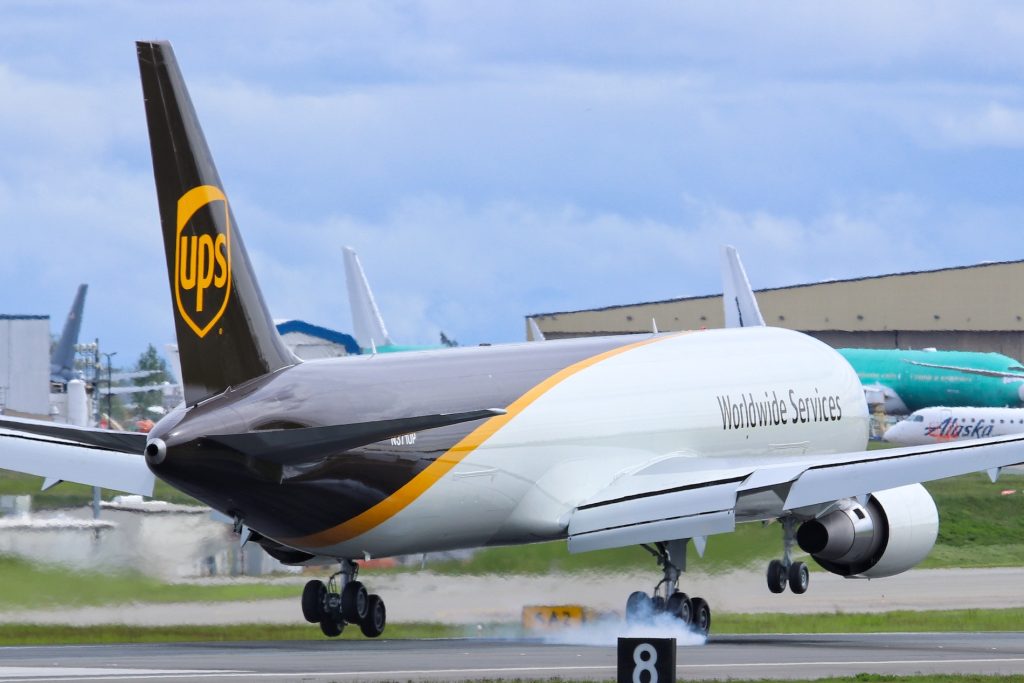 SAMH6812 | AirlineGeeks.com