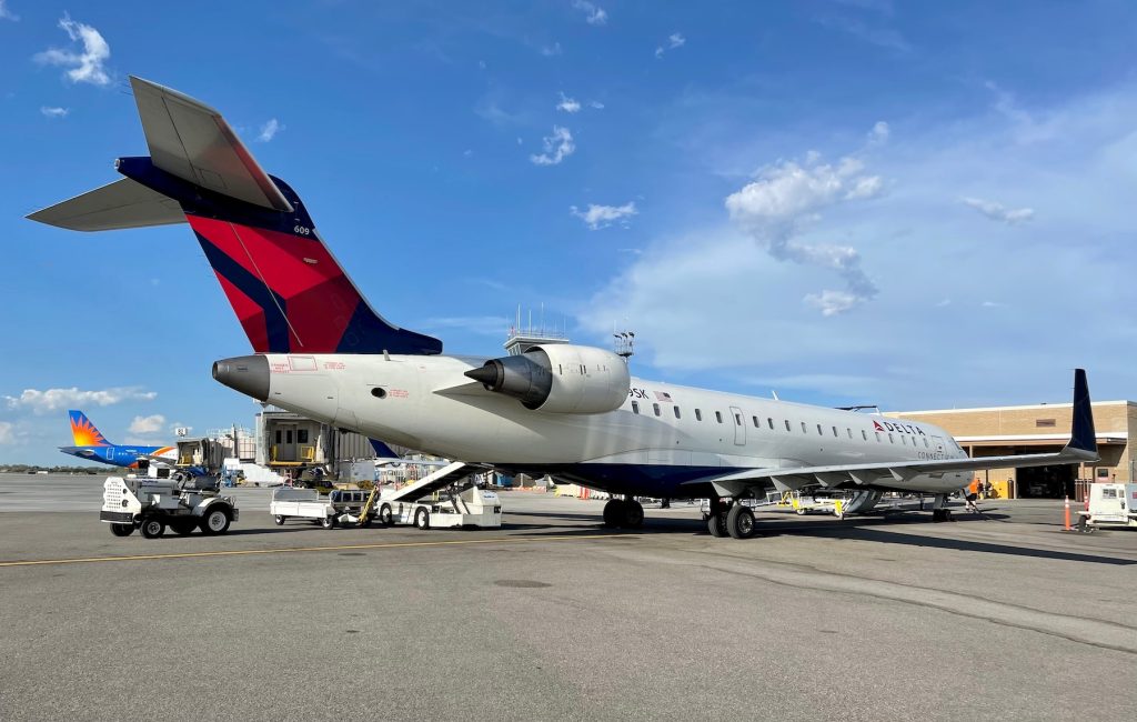 Delta Expands CRJ-550 Operations to a Third Hub | AirlineGeeks.com