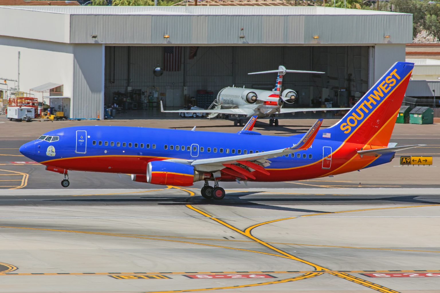 Southwest Retires Last Legacy ‘Canyon Blue’ 737 | AirlineGeeks.com