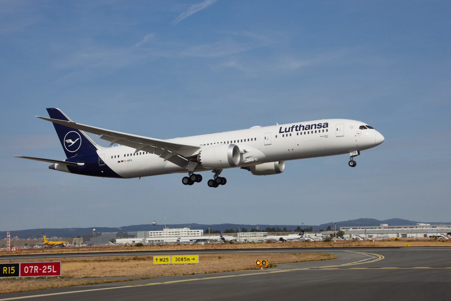 Lufthansa, Fraport Launch AI-Based System | AirlineGeeks.com