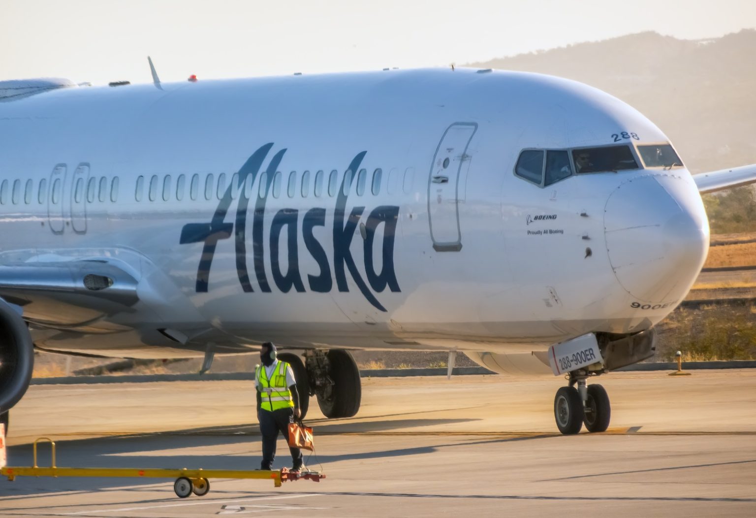 Alaska Weighs Hawaiian 717 Replacements | AirlineGeeks.com