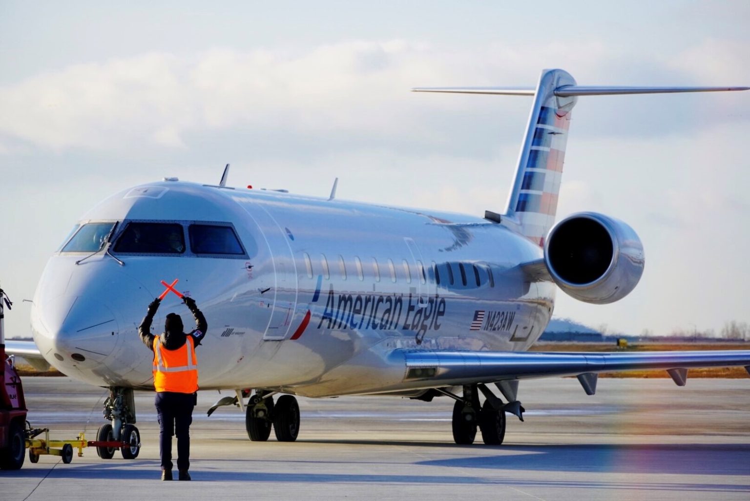 Air Wisconsin Secures First Essential Air Service Contract ...