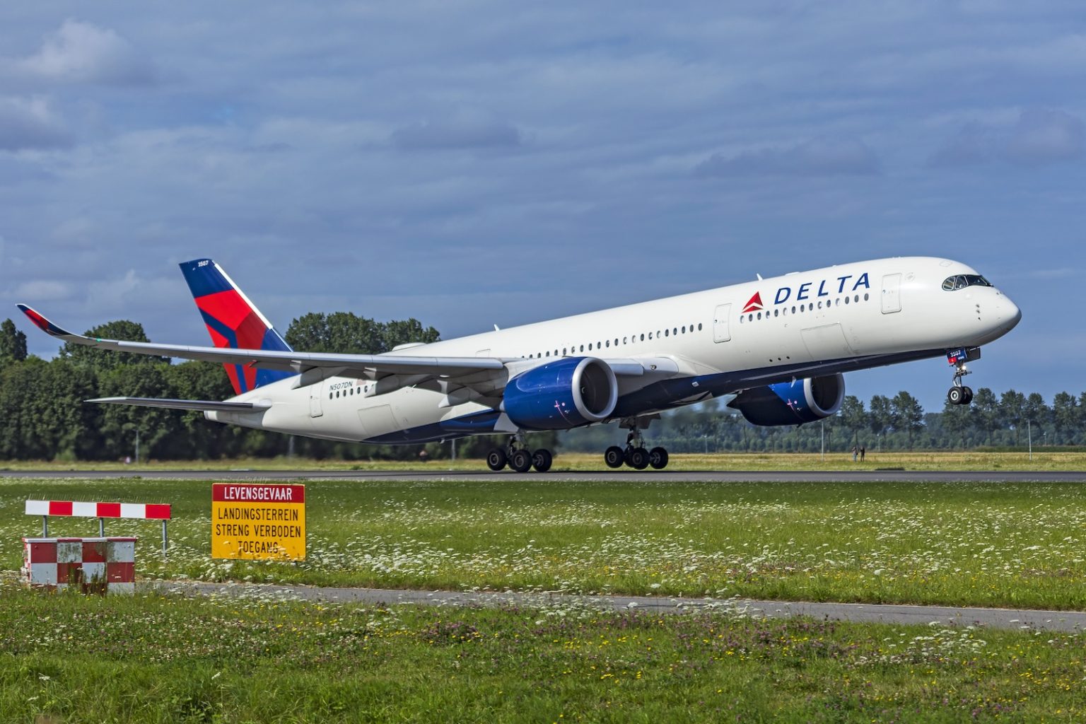Delta to Restart Nonstop Service to India | AirlineGeeks.com